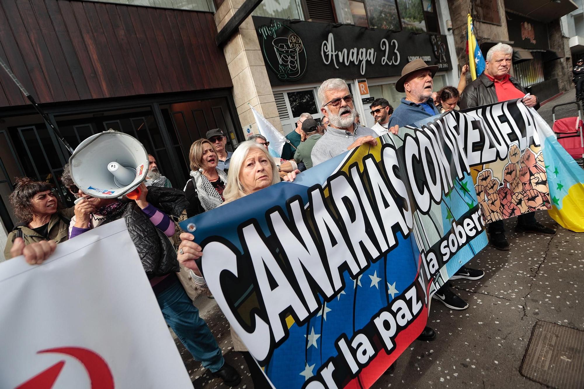 FOTOS | Concentración a favor de Maduro en el Consulado de Venezuela en ...