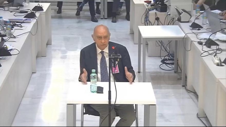 Fernández Díaz niega haber ordenado seguimientos a Bárcenas ni ...