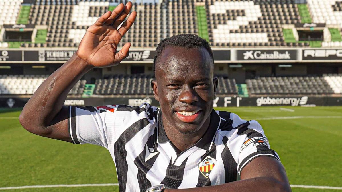 AWER MABIL CD CASTELLÓN RENOVACIÓN CONTRATO, Las razones de la ...