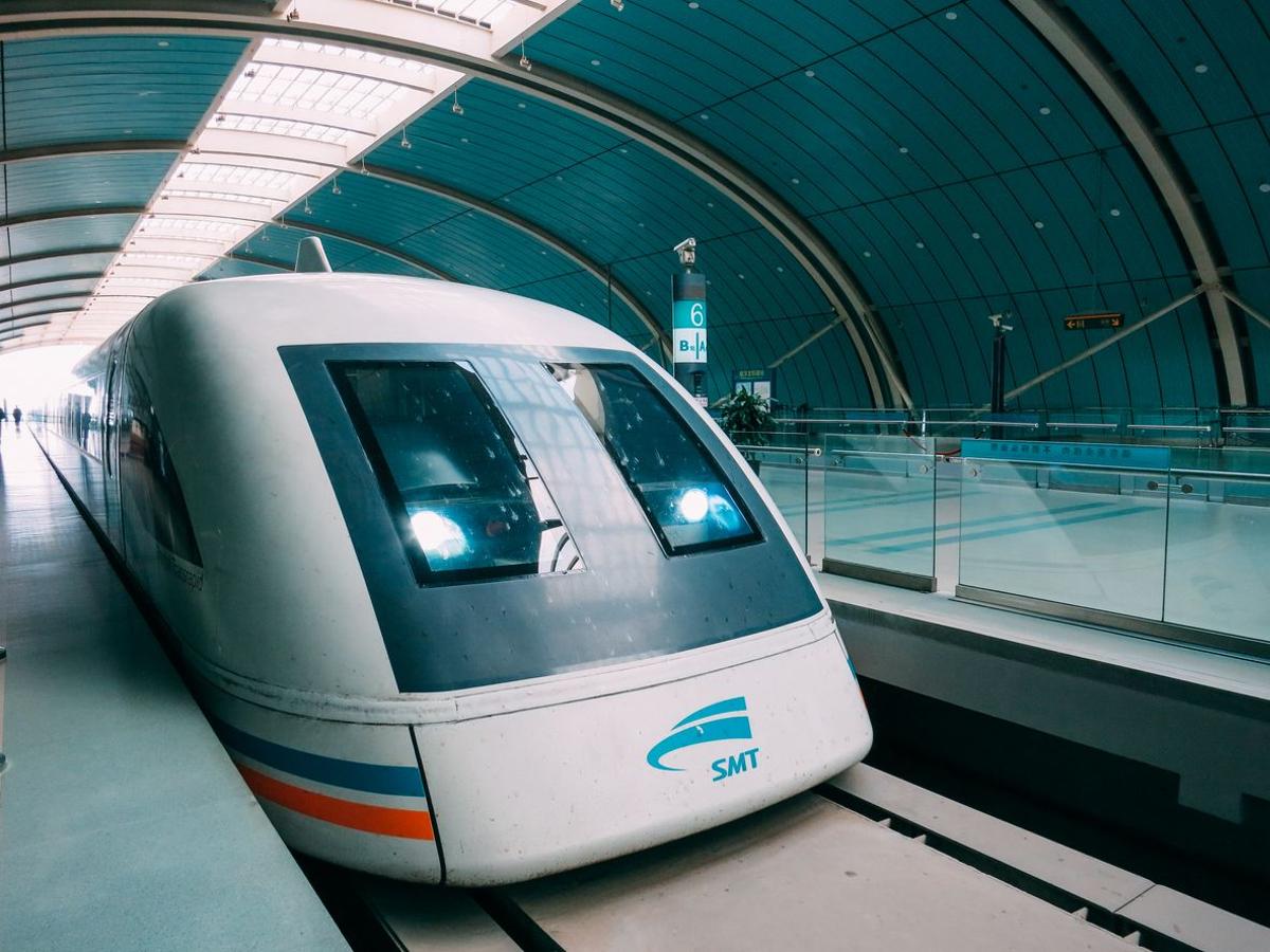Maglev, el tren magnético que alcanza los 430 kilómetros por hora - Viajar