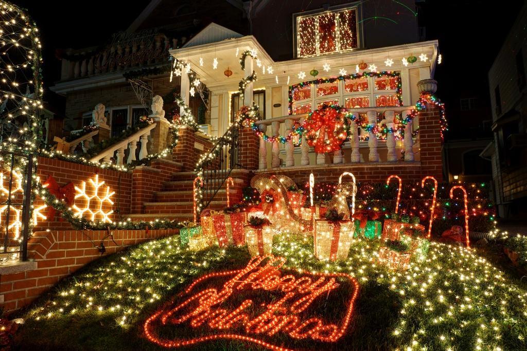 La Navidad que puedes ver desde el cielo: Dyker Heights, lujosa ...