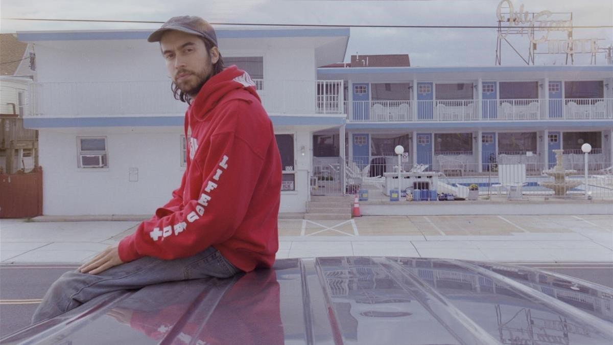(Sandy) Alex G, siempre a su manera