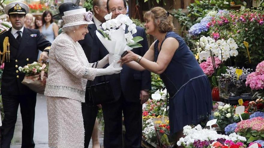 Isabel II, de flor en flor