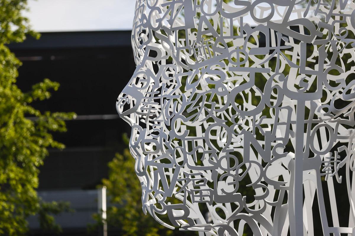 Nueva escultura del artista Jaume Plensa en Madrid | FOTOS