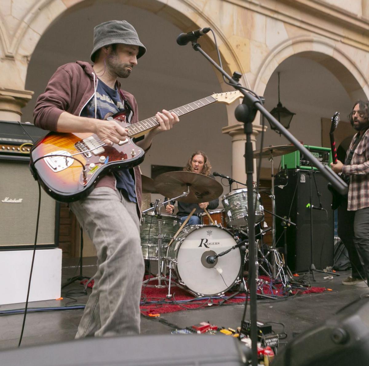 Los rockeros van a la Universidad
