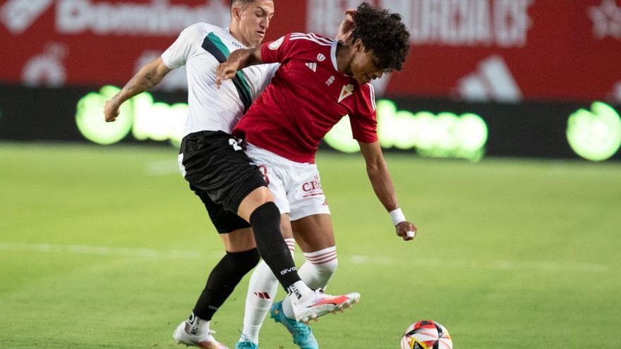 El Real Murcia, ante una primera vuelta de lo más dominical