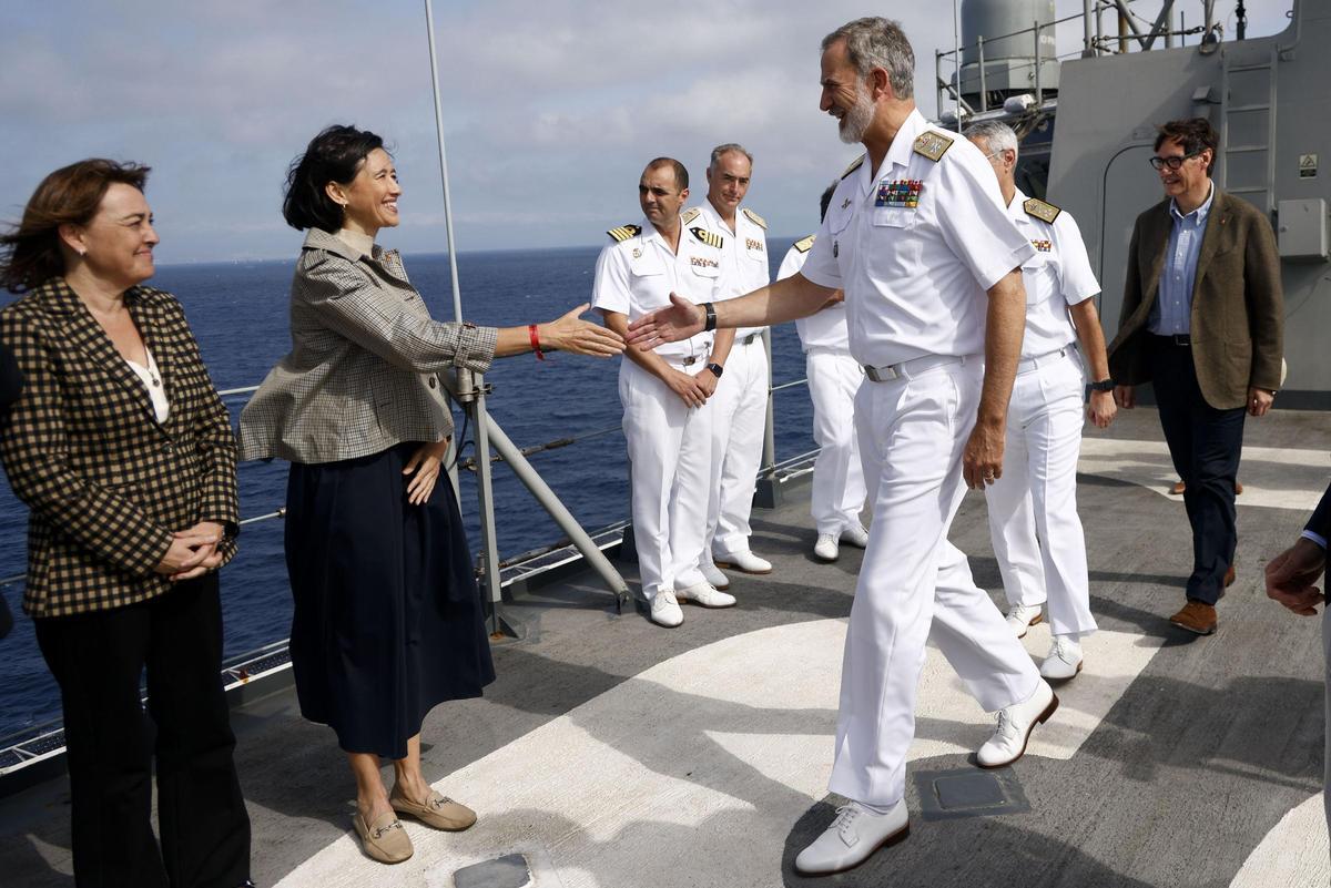 FOTOS | Felipe VI visita portaeronaves LHD, 'Juan Carlos I'