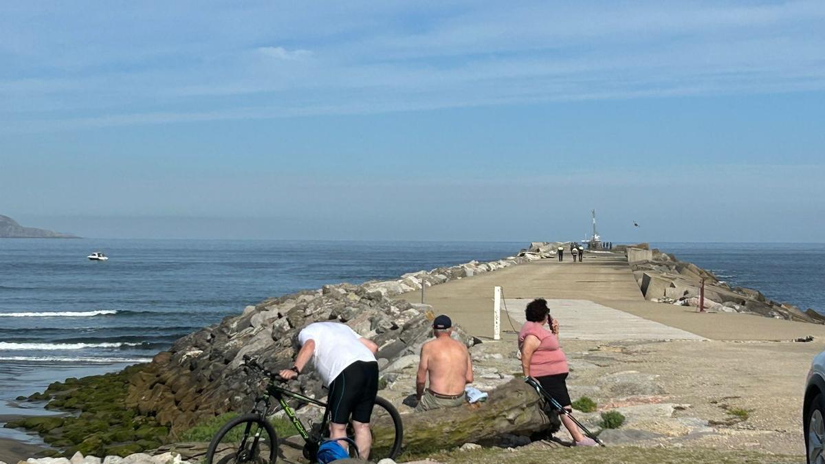 Los GEAS buscan un posible cuerpo en Salinas tras el hallazgo de un ...