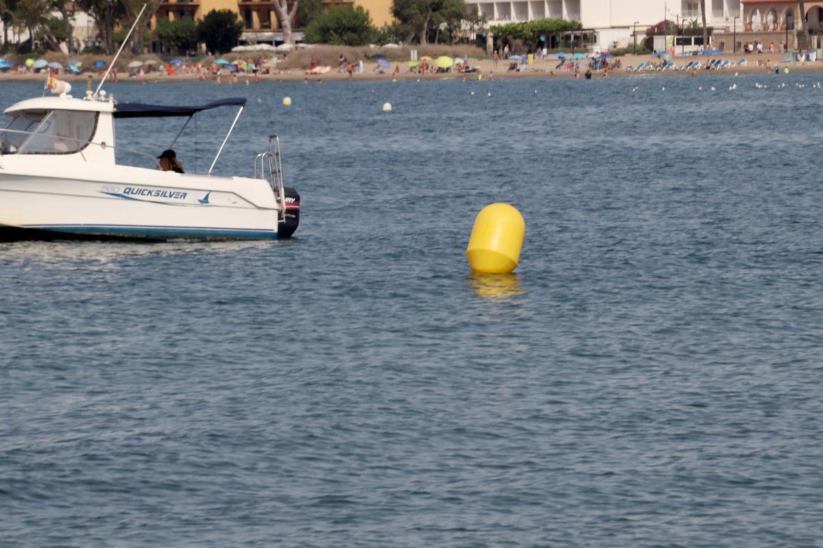 MEDI AMBIENT | Roses estrena una boia que mesura les onades del mar per ...