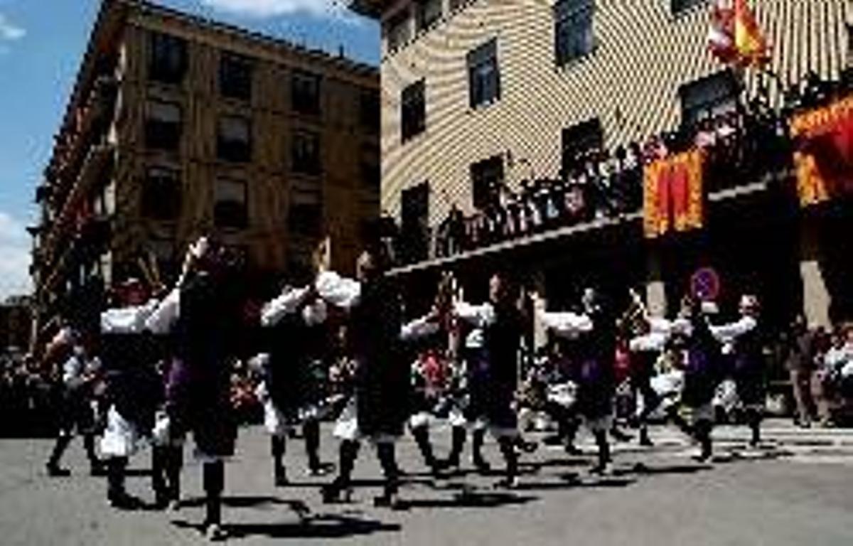 El dance de Tauste, la historia de un pueblo