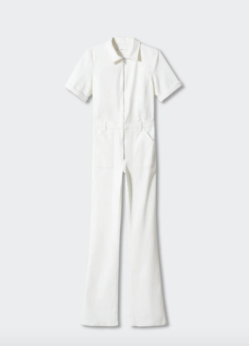 Mono blanco Mango viral | Es el más buscado esta primavera por lo bien que sienta