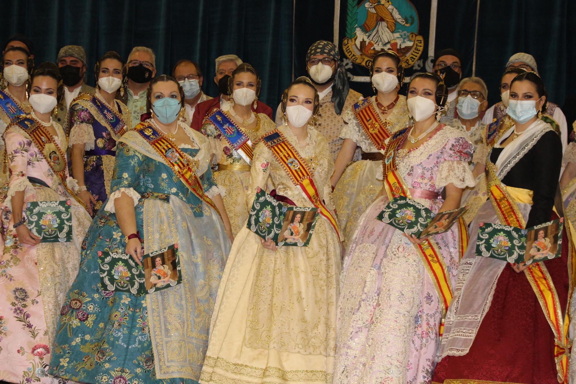 Quatre Carreres reconoce a sus falleros "brillants" y a sus falleras ...