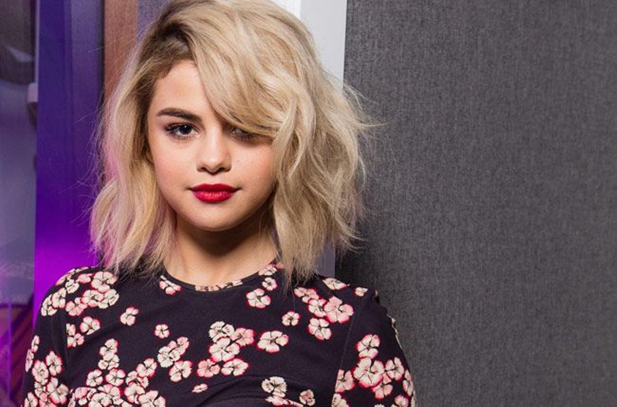 Selena Gomez se despide de su rubio Nirvana y cambia (de nuevo) de ... Selena Gomez se despide de su rubio Nirvana y cambia (de nuevo) de ...