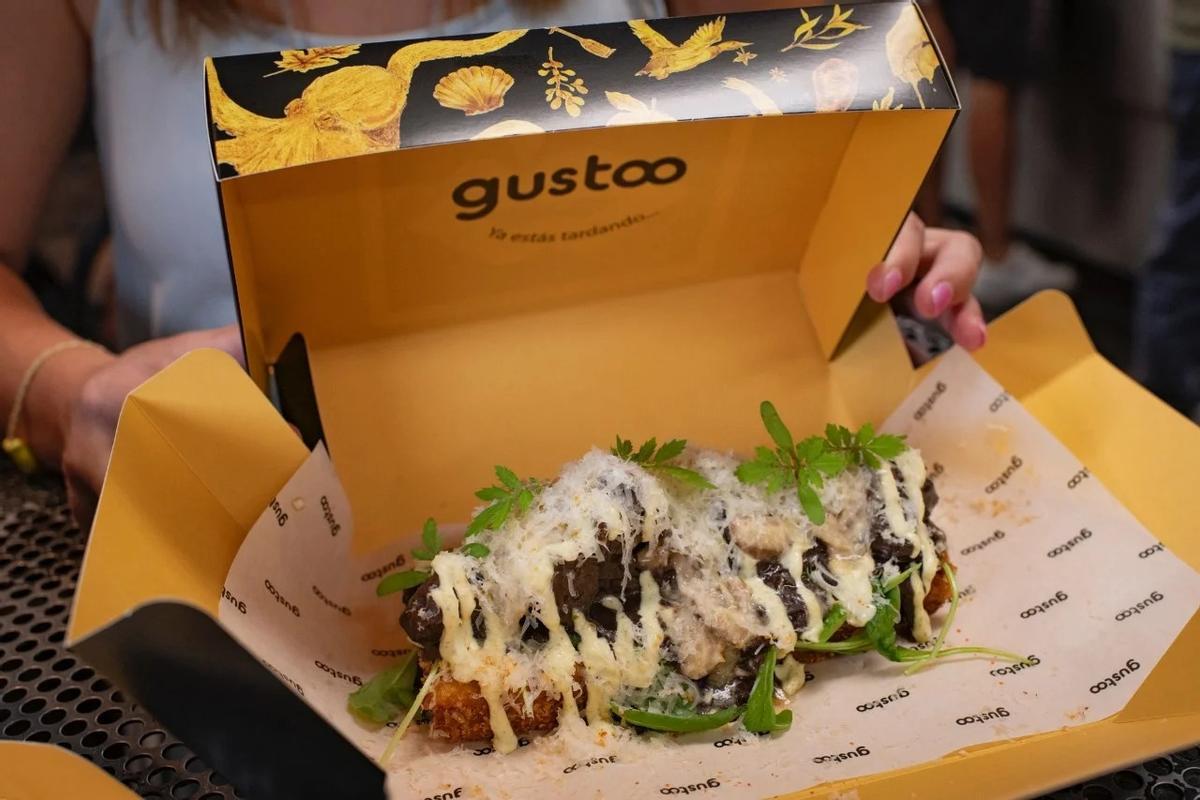 El cocinero de Chueca que se ha ganado la confianza de Bad Bunny y ...
