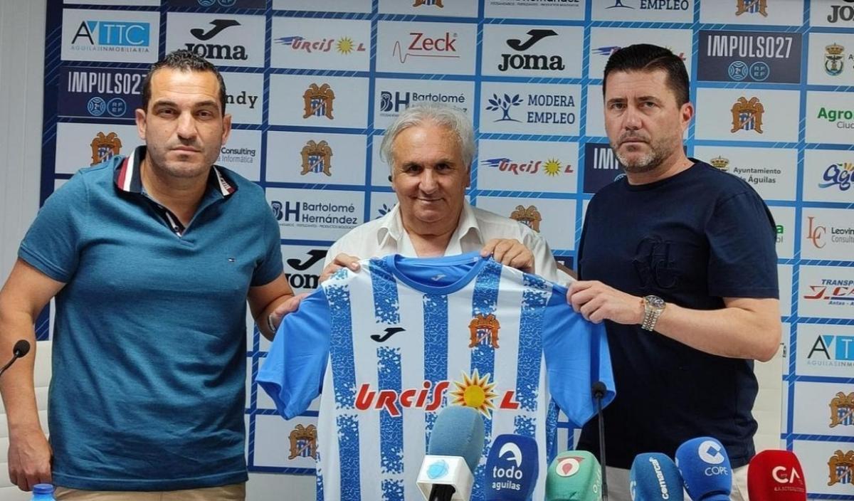 Sergi Guilló abre el baile en los banquillos de Primera RFEF
