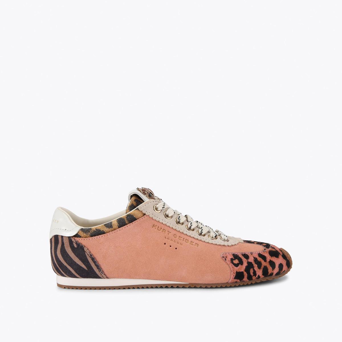 EMILY RATAJKOWSKI KURT GEIGER | Kurt Geiger: La estética excesiva que ...
