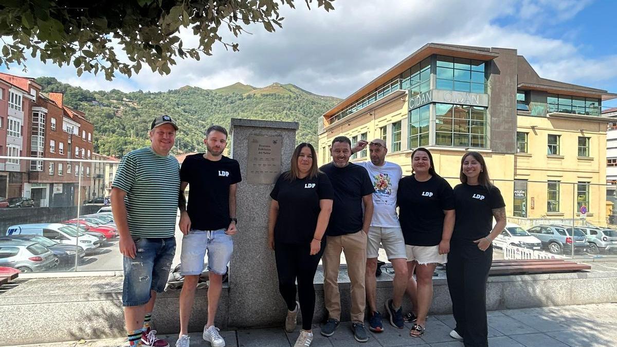 DESCENSO FOLKLÓRICO | LDP, "Los del Patio", de vuelta al "paseo de la ...