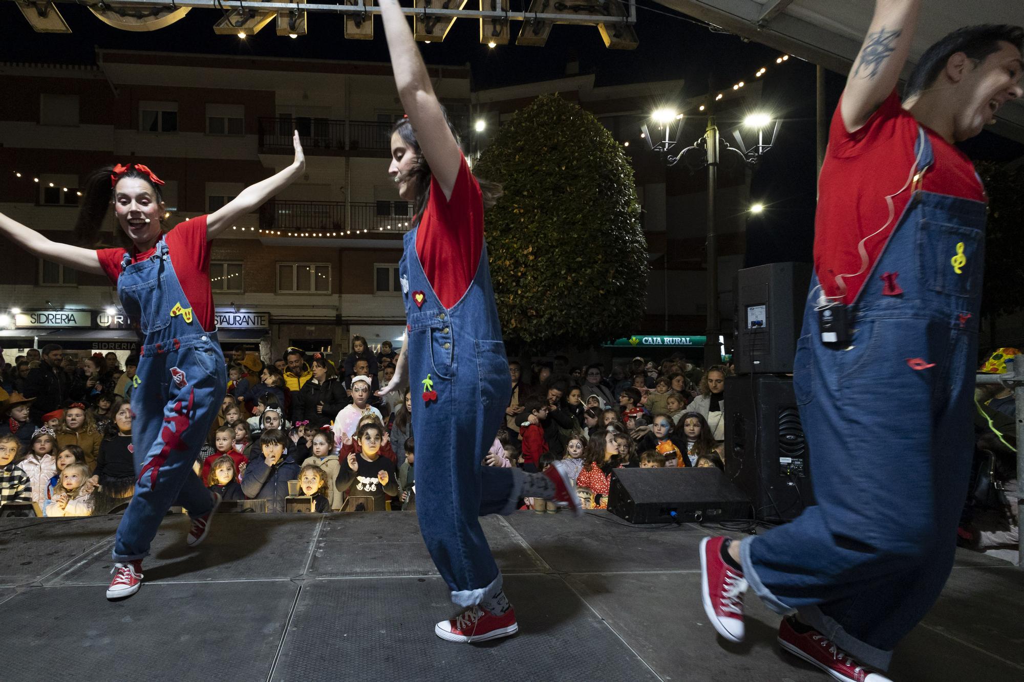 Lleno por Antroxu en Llanera: así fue la gran fiesta de este domingo en ...
