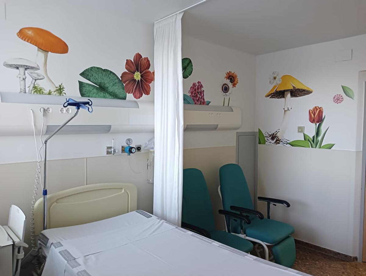 Siete artistas humanizan la unidad de pediatría del Hospital de Sagunt