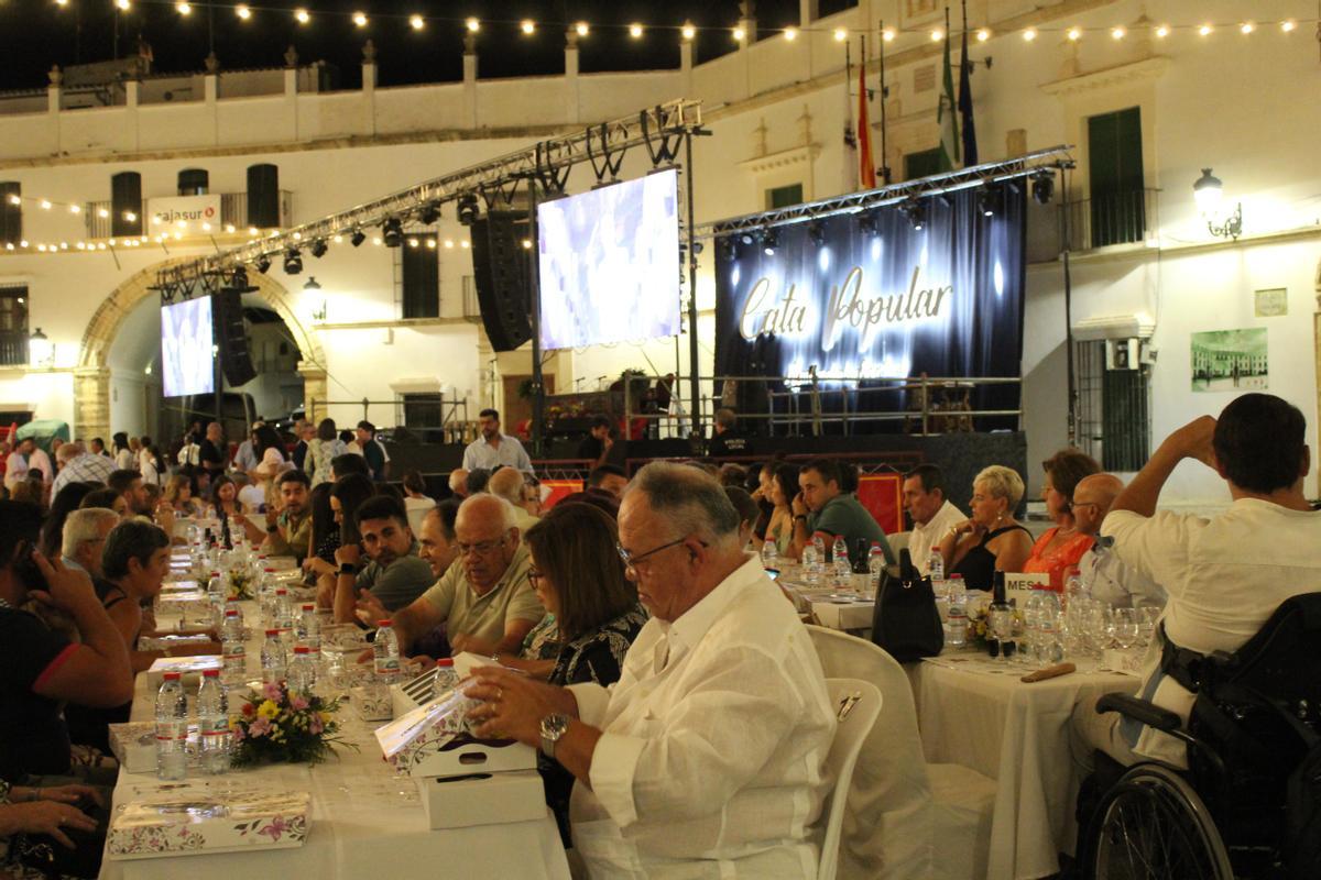 Unas 1.300 personas vuelven a disfrutar del vino en la Cata Popular de ...