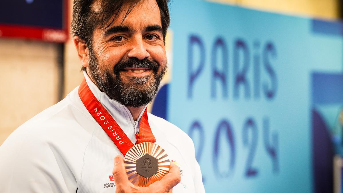 Bronce de Juan Antonio Saavedra en rifle tendido 10 m