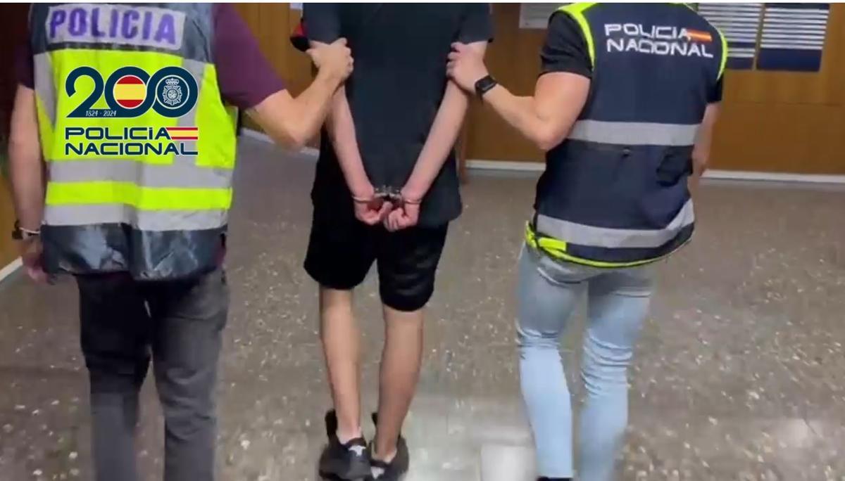 Así Fue La Llegada A Dependencias Policiales De Los Dos Detenidos En