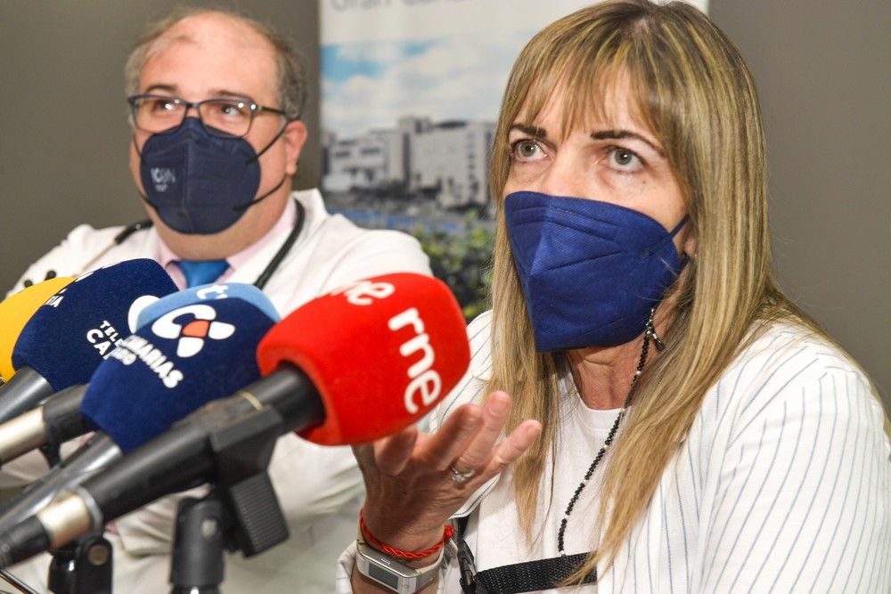 Un grupo de profesionales del Doctor Negrín implanta el primer sistema ...