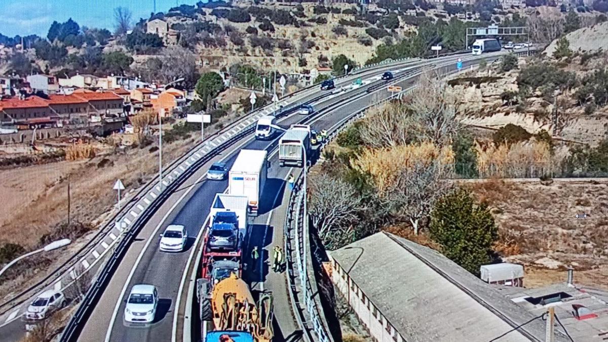 Un camió avariat obliga a tallar la C-55, a Manresa