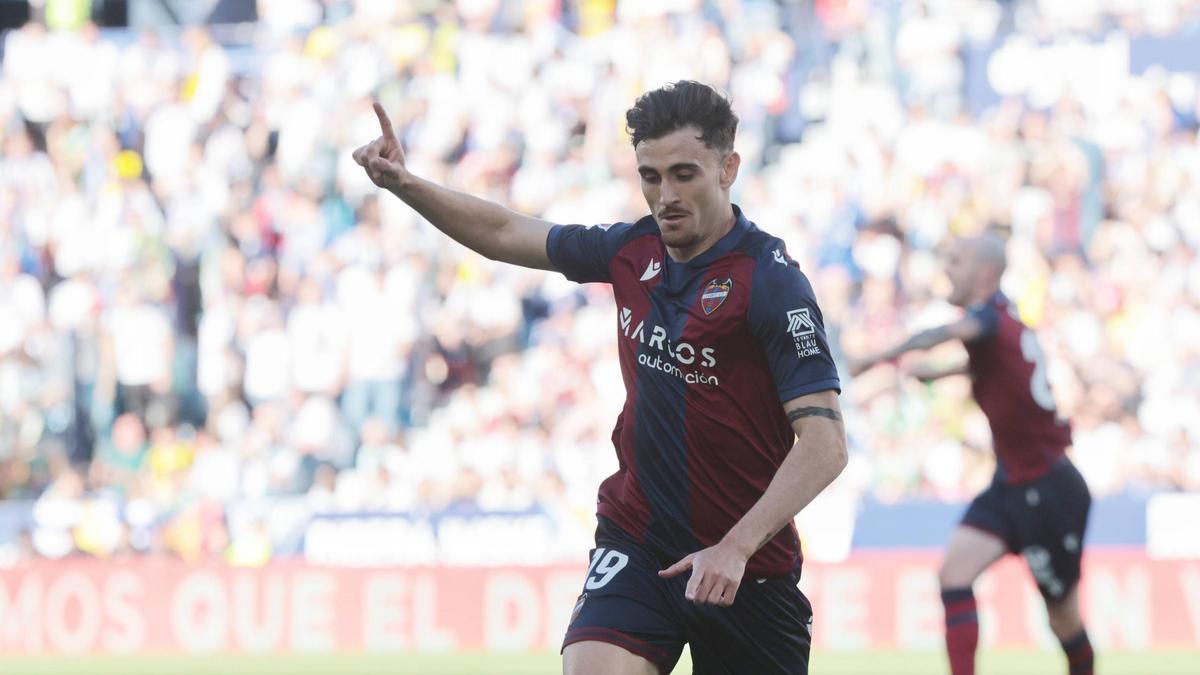 Álex Forés, cuestión de tiempo en Orriols