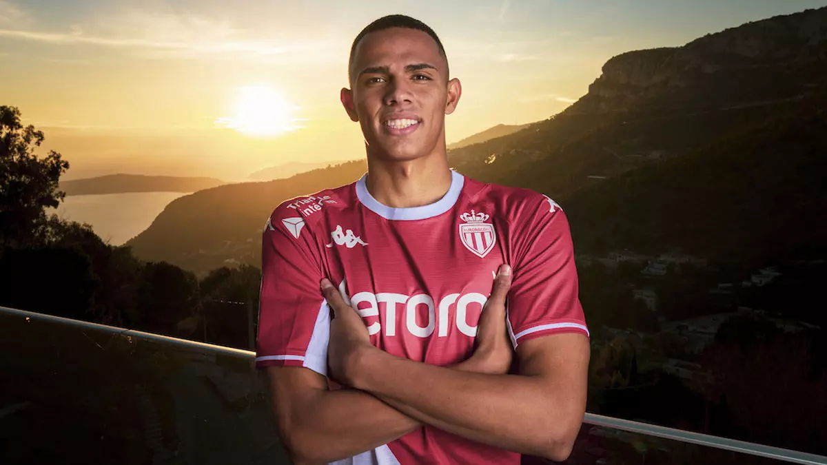 Fichajes FC Barcelona - Vanderson, un perfil de lateral derecho que ...