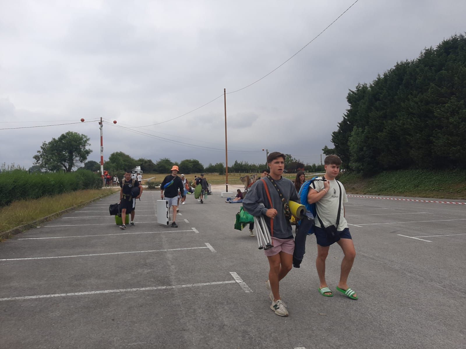 Los primeros "bombis" ya están en Llanera para acampar en La Morgal ...