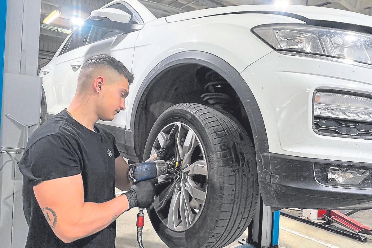 Neomotor Murcia | Express Service Volkswagen y Škoda, el taller que se ...