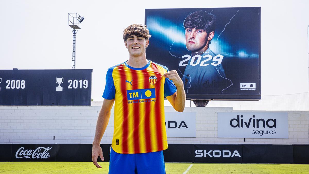 Valencia CF: Javi Guerra sobre su renovación: "Es lo que quería, creo ...