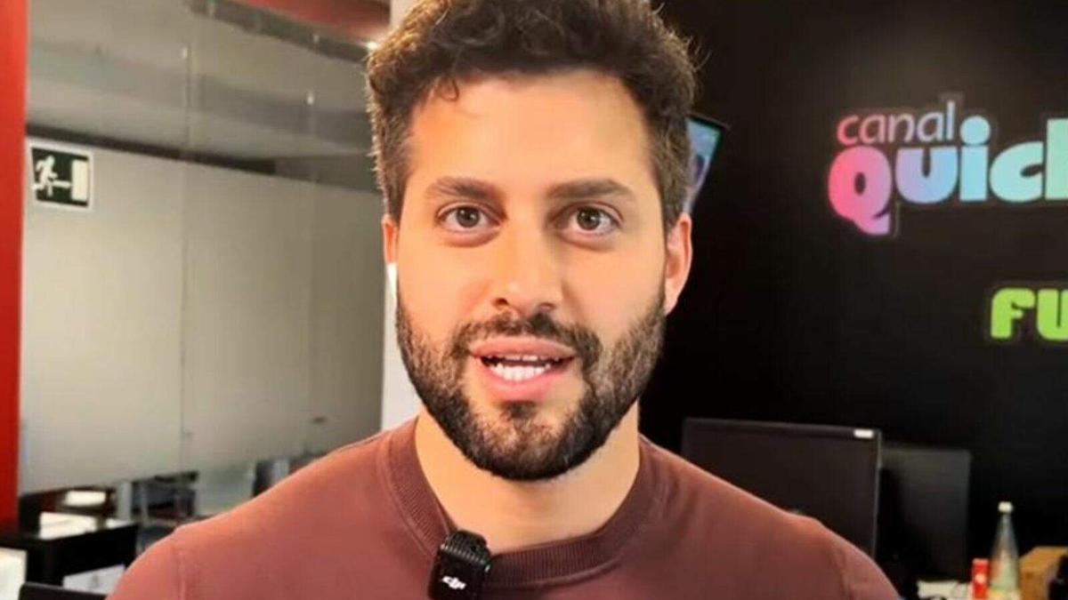 Javi de Hoyos, rey del salseo, confiesa a qué famoso no soporta: "Me tiene bloqueado"