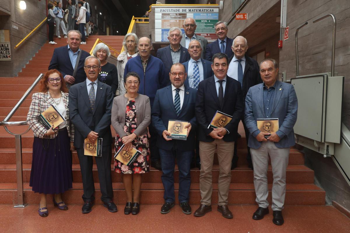 MATEMÁTICO LALÍN | Homenaxe ao matemático José Rodríguez cun libro ...
