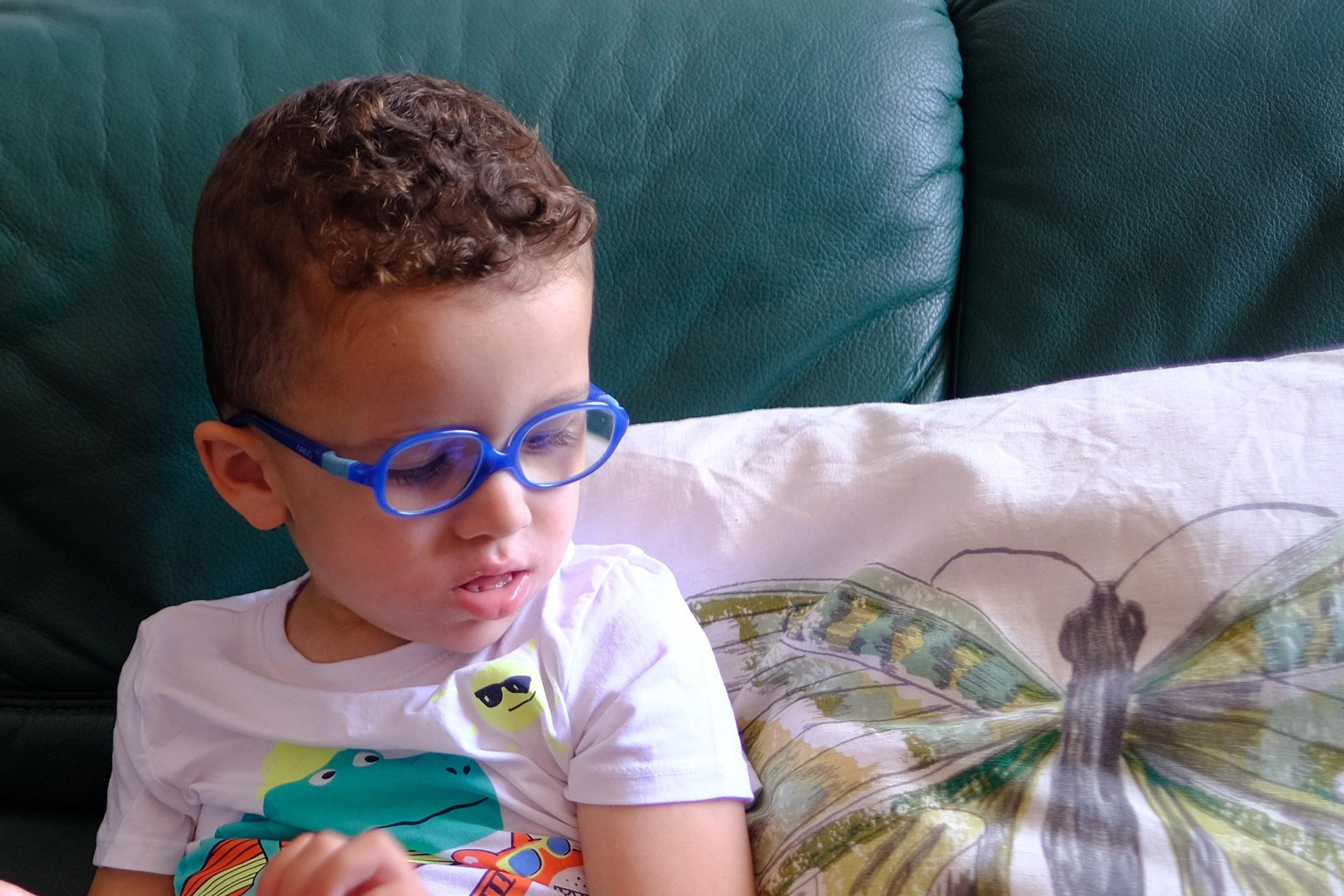 FOTOS: Enzo, el único paciente afectado por el síndrome Syngap1 en Canarias