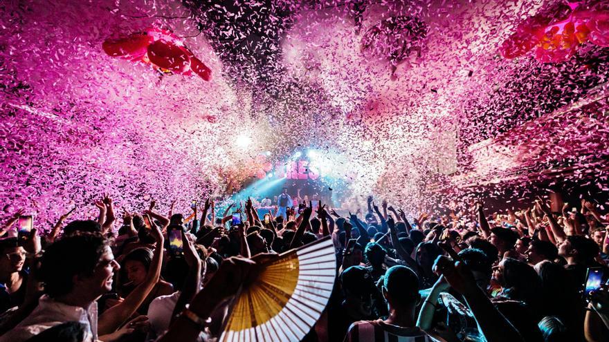 Así es la fiesta Bresh: 'famosos', brillo, caramelos y 'hits' para ...