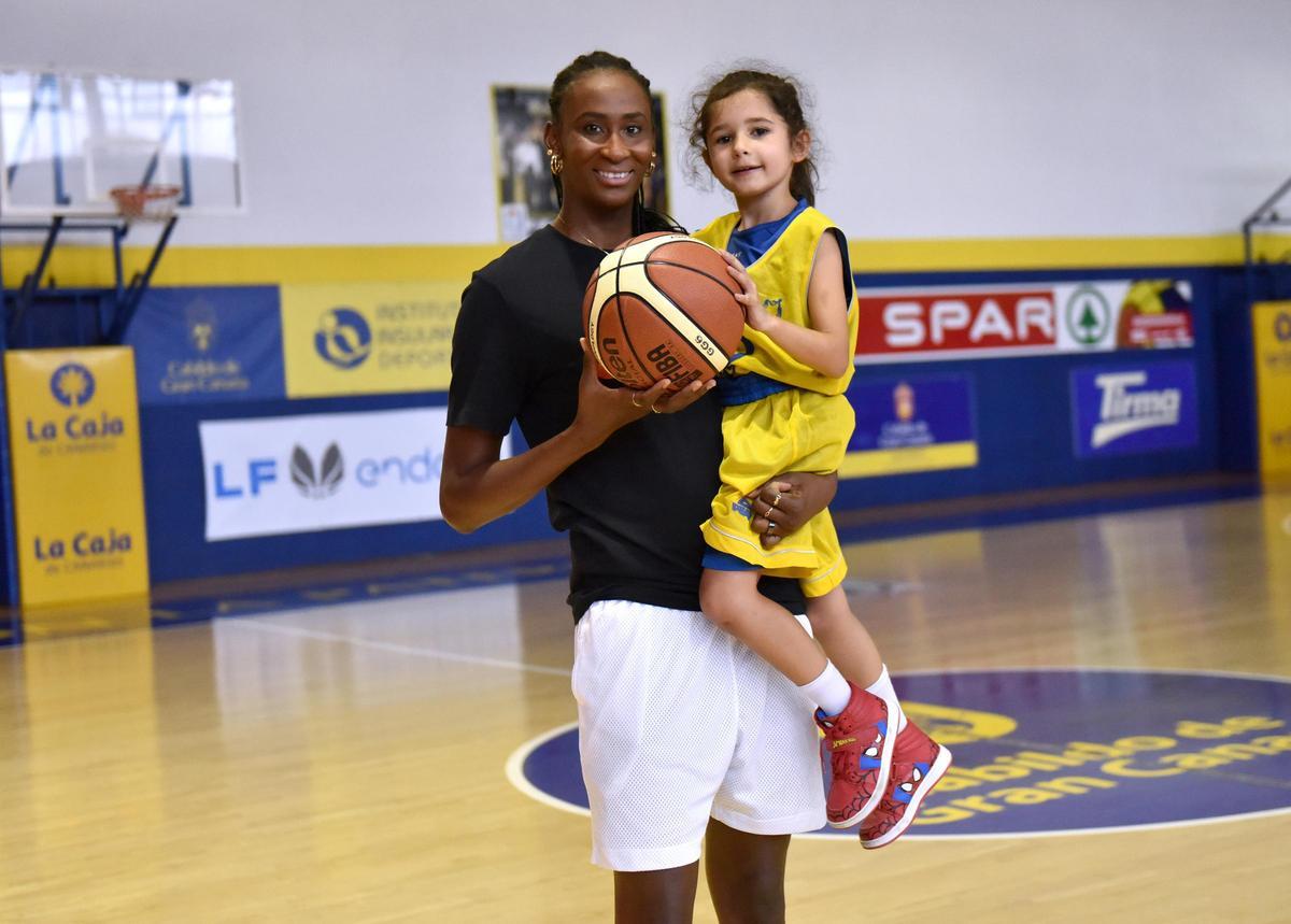 Fichajes Spar Gran Canaria: Astou Ndour, refuerzo galáctico para el ...
