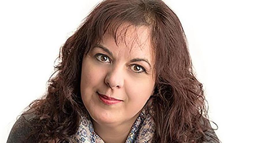 Ana María Osuna, primera mujer elegida presidenta del Colegio ...