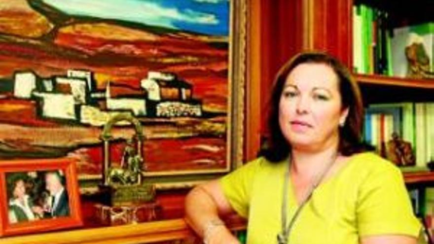 Antonia Reyes Silas DELEGADA DE EDUCACION EN CORDOBA: "El dinero no es ...