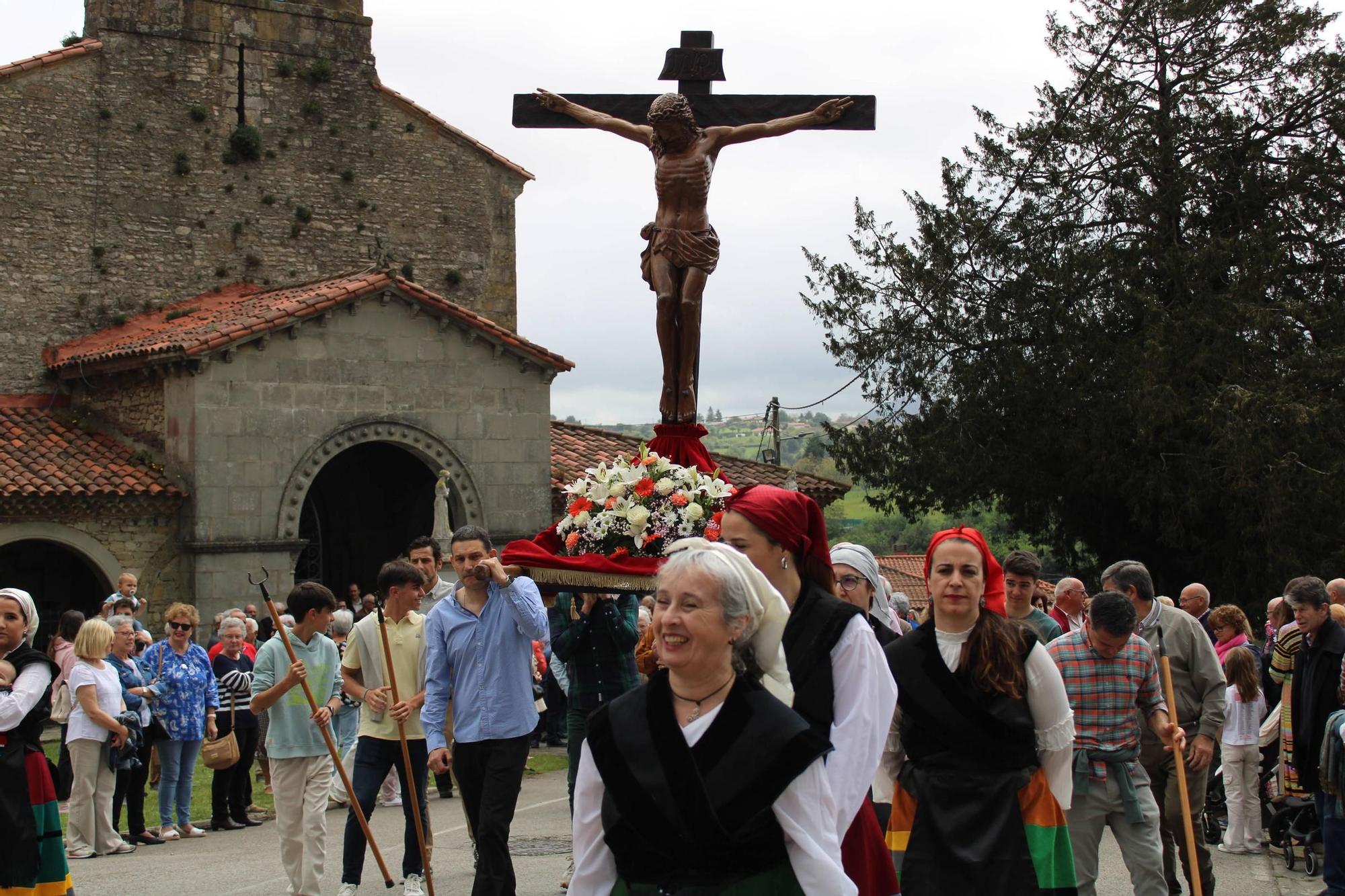 Procesión de las Fiestas del Cristo de la Abadía de Cenero