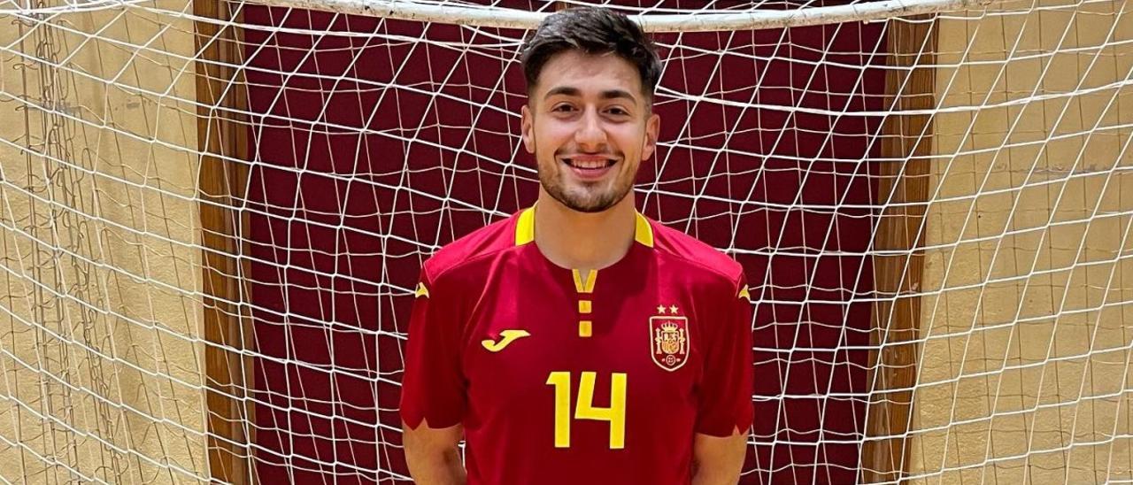 El cierre Alejandro Bernal jugará con España en Croacia