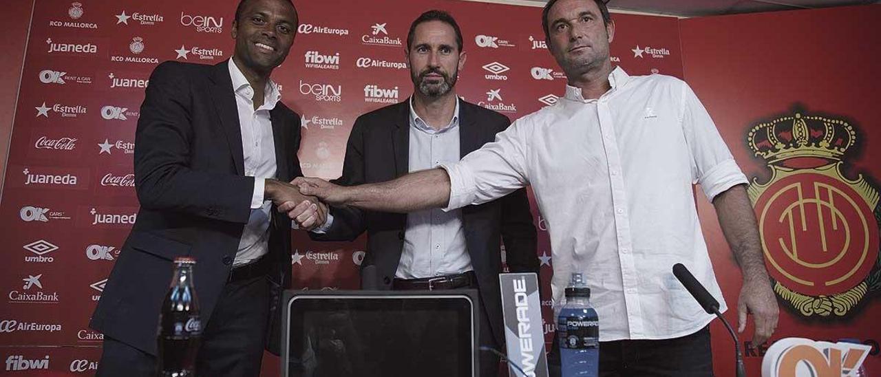 Javier Recio firma como nuevo director deportivo del Murcia