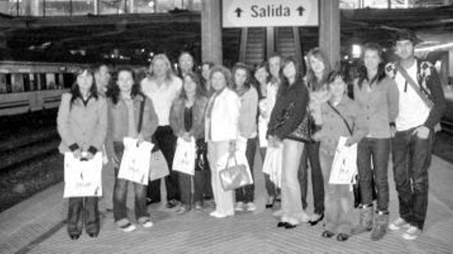 Los guías turísticos se forman en la Pola