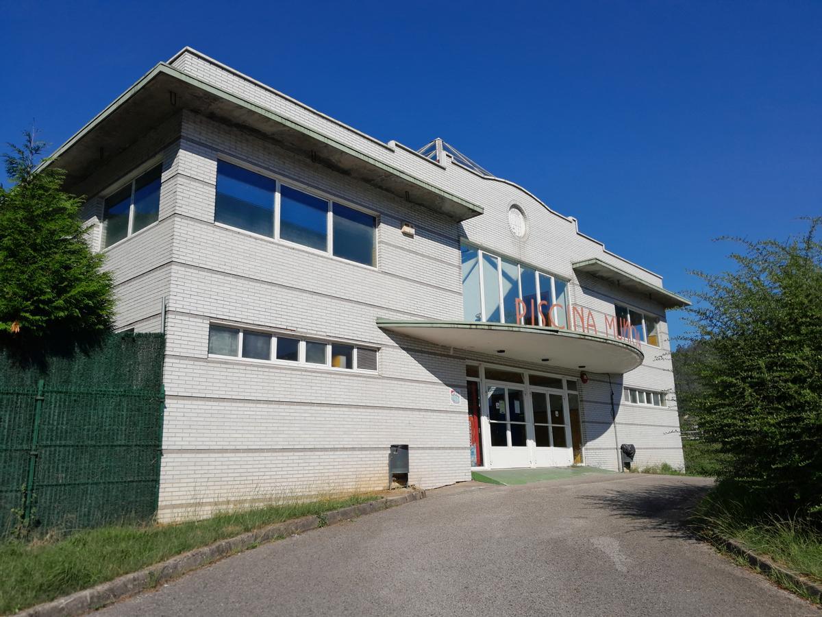 La piscina municipal de Sotrondio reabrirá en abril tras cuatro años ...