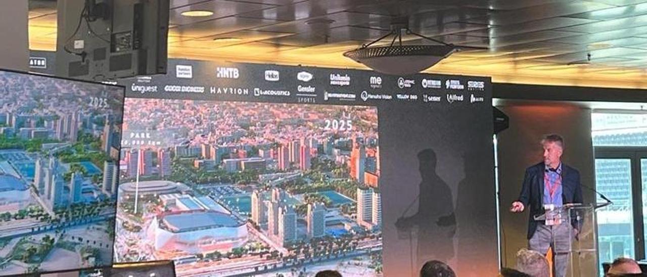 El Roig Arena, presentado en el Coliseum Summit de Los Ángeles