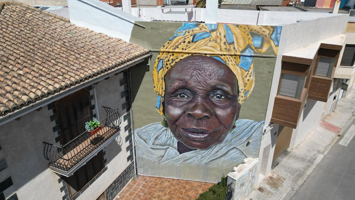 Alberic crea un catálogo para preservar el «arte efímero» de sus murales