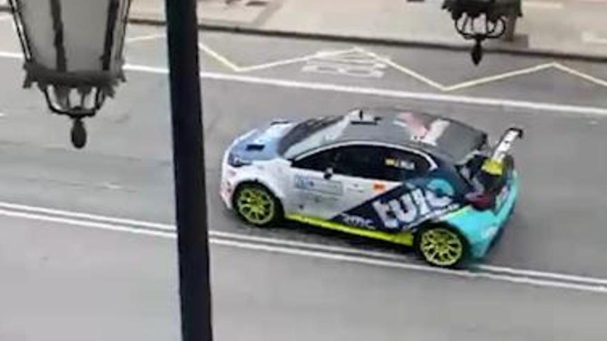 El piloto Javi Villa rueda un spot para promocionar la candidatura de ...