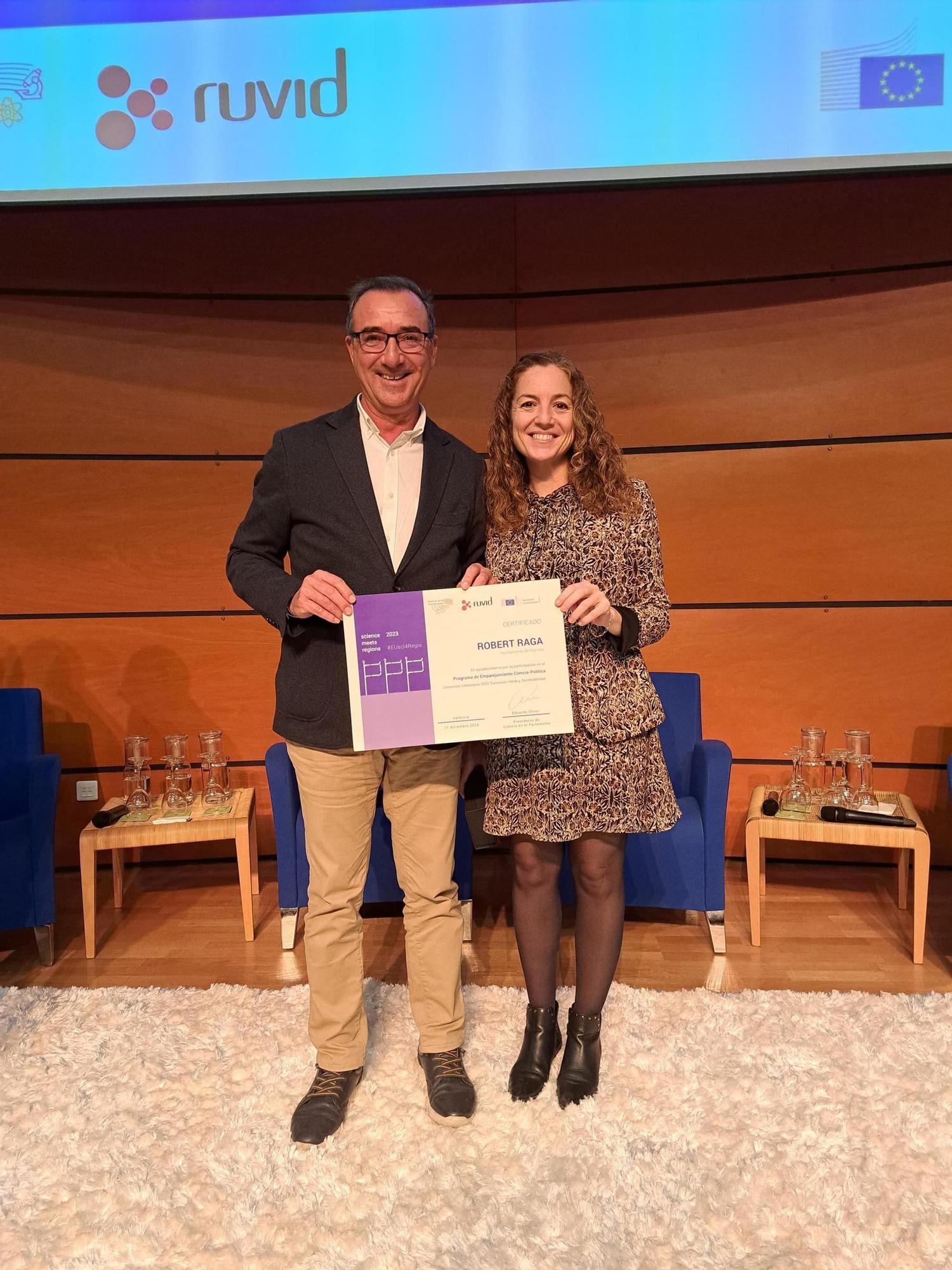 El alcalde Raga y la investigadora Esther Roca comparten experiencias ...