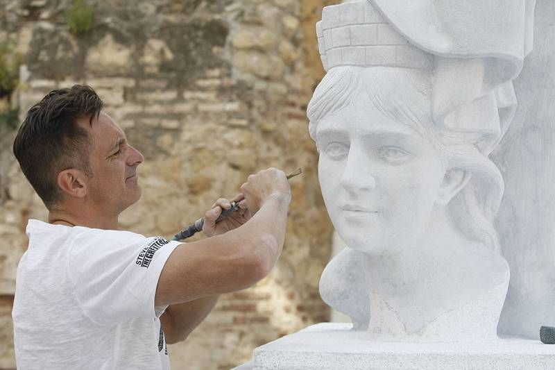 La nueva estatua de Claudio Marcelo - Diario Córdoba